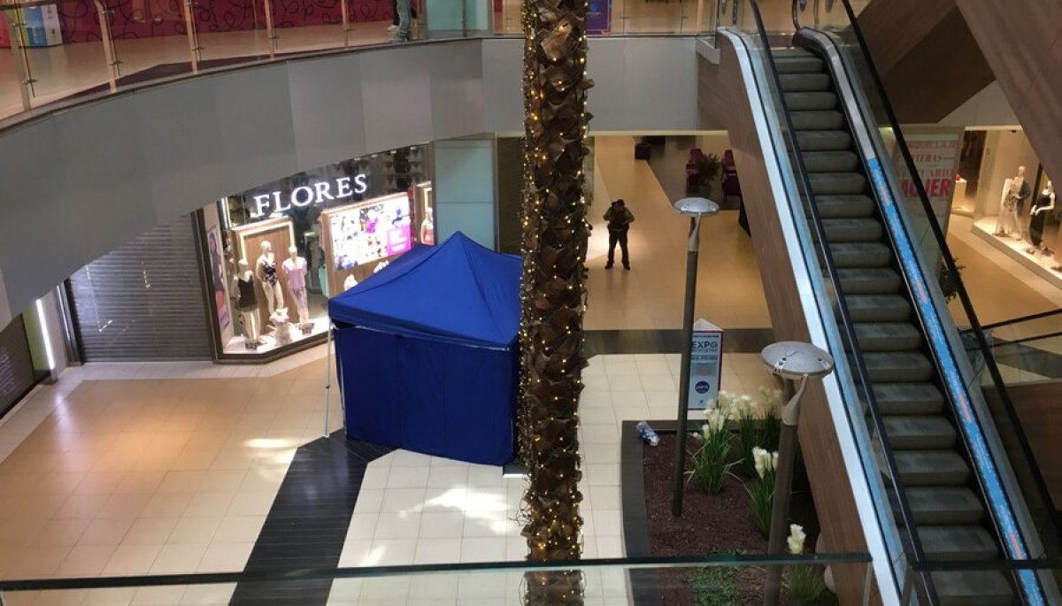 Seremi de Salud abre sumario contra Costanera Center tras último suicidio al interior del mall ...