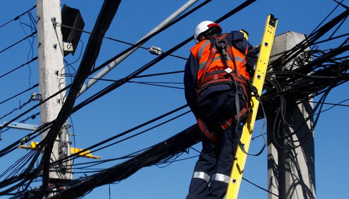 Movistar anuncia plan para retirar todos los cables de Chile en 2024 ...