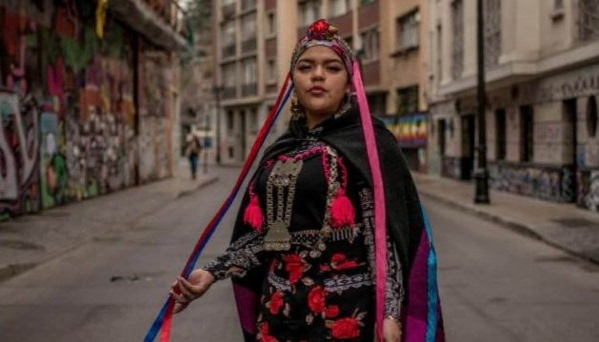 MC Millaray, la rapera mapuche que se roba las miradas en el mundo ...