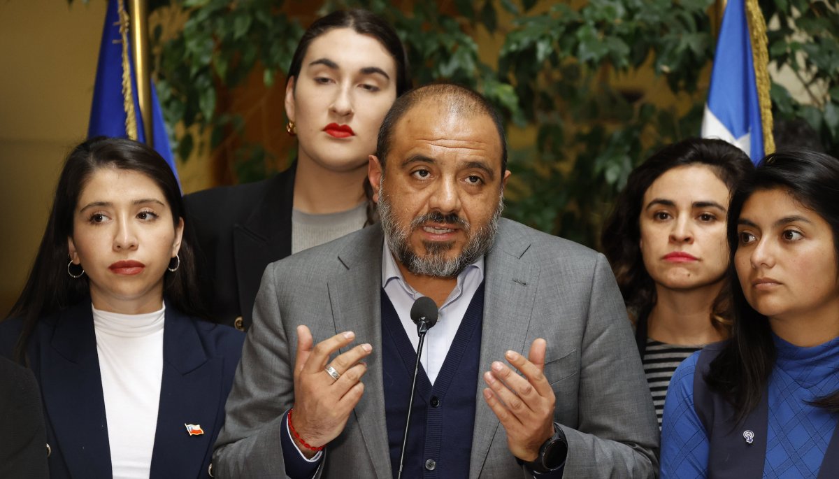 Ministro Ávila por interpelación: "Estoy absolutamente disponible ...